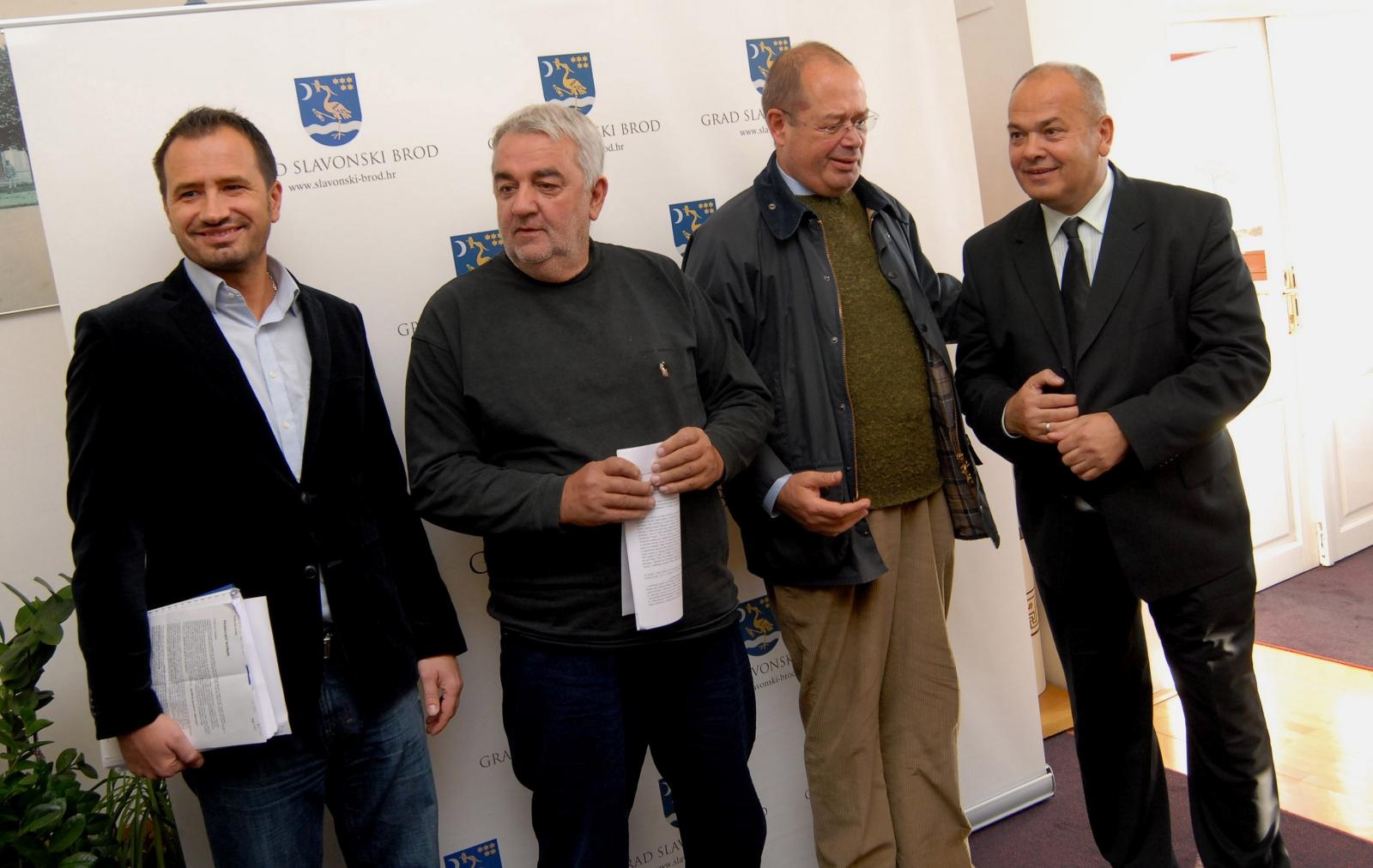Neobična biografija Igora Peternela, čovjeka koji je iz SDP-a, preko ...