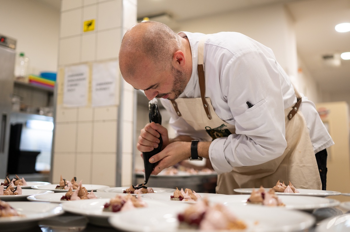Chef Melkior Bašić i Staropramen krenuli na novu gastro turneju ...