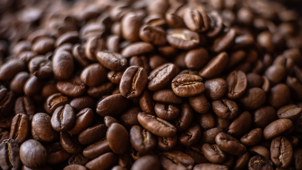 Što je kofein i kako djeluje? Benefiti, rizici i skriveni izvori ...