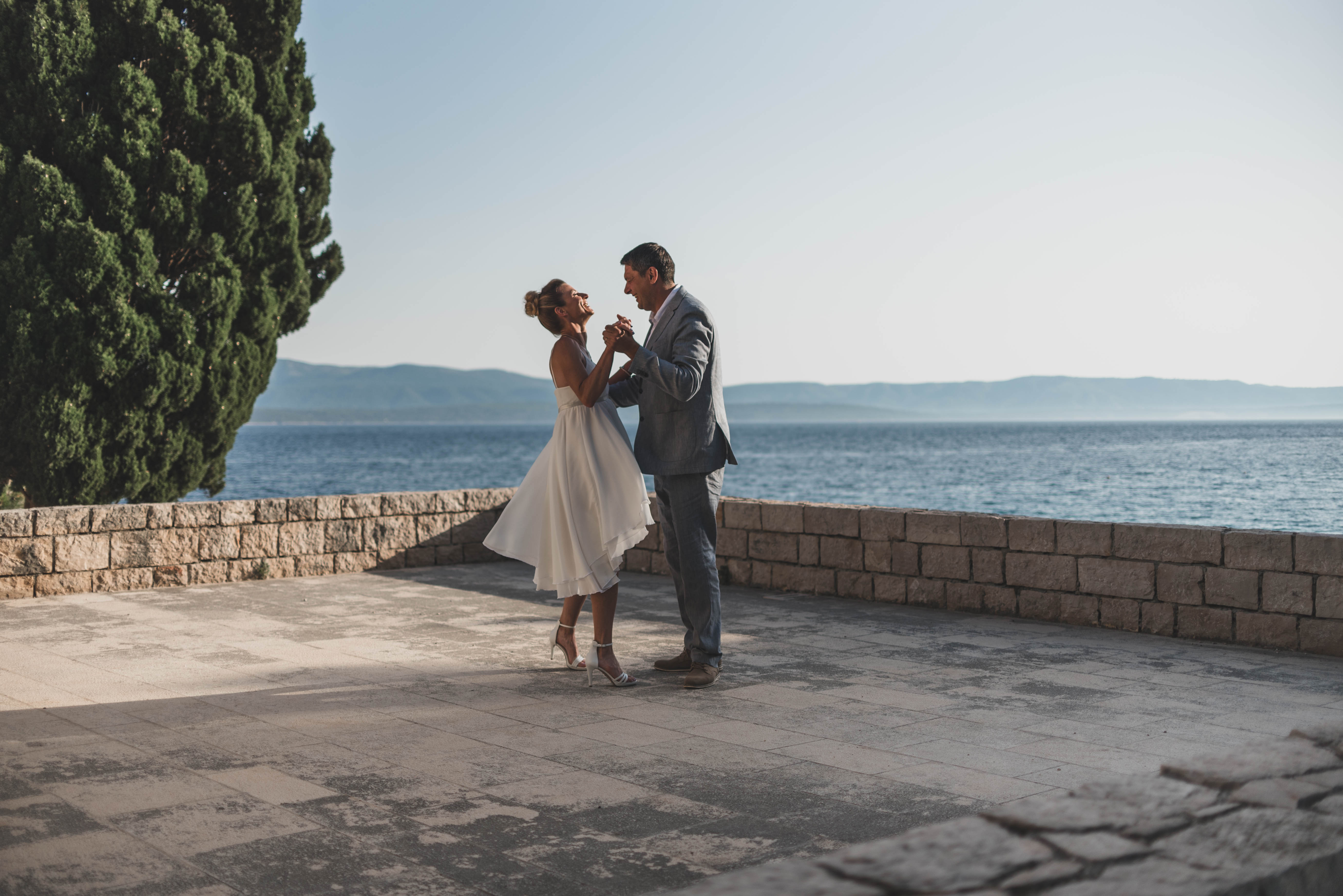 Pogledajte fotografije netipičnog vjenčanja na plaži | Super1.hr