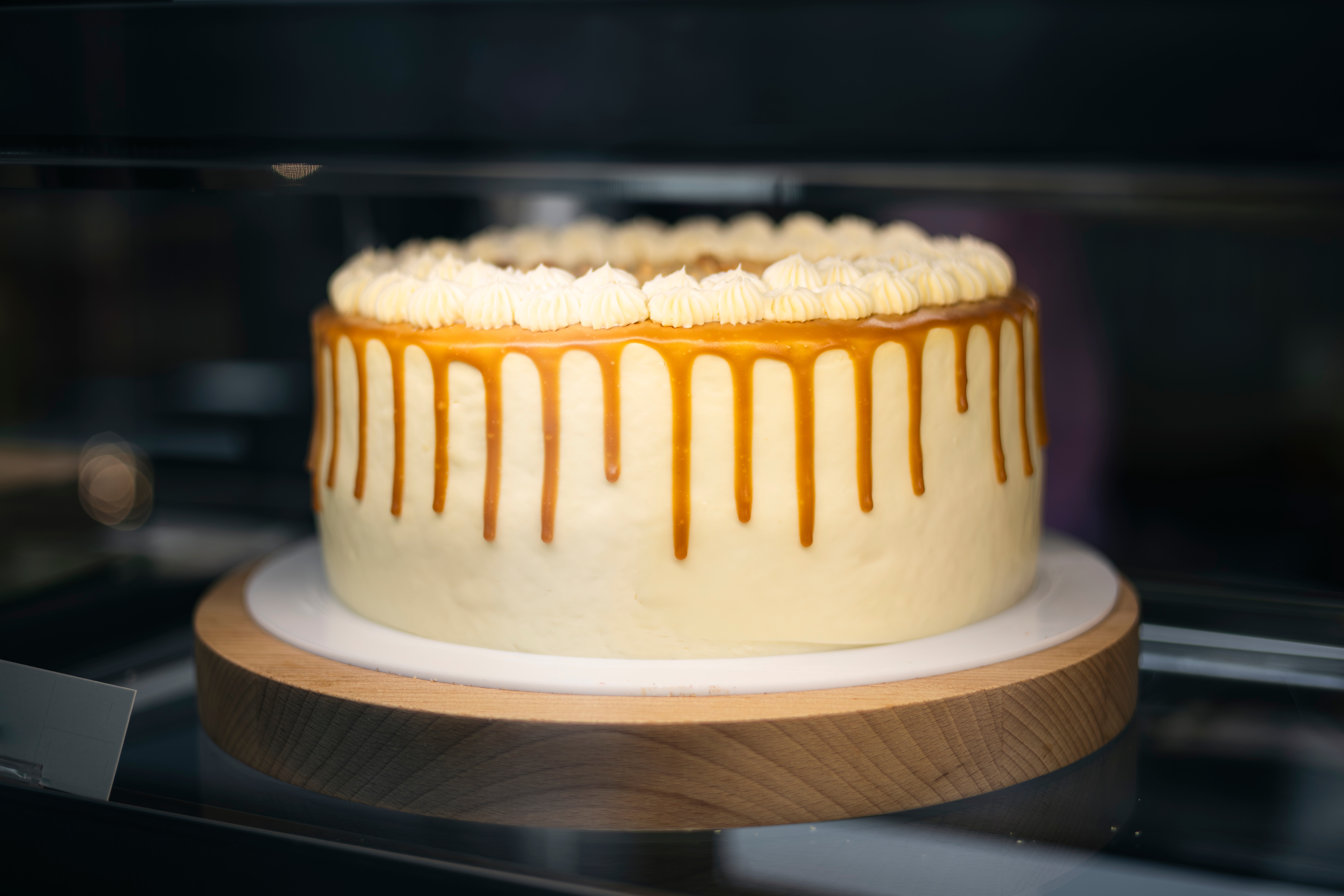 Recept za toffifee tortu koja će osvojiti sve oko stola | Super1.hr