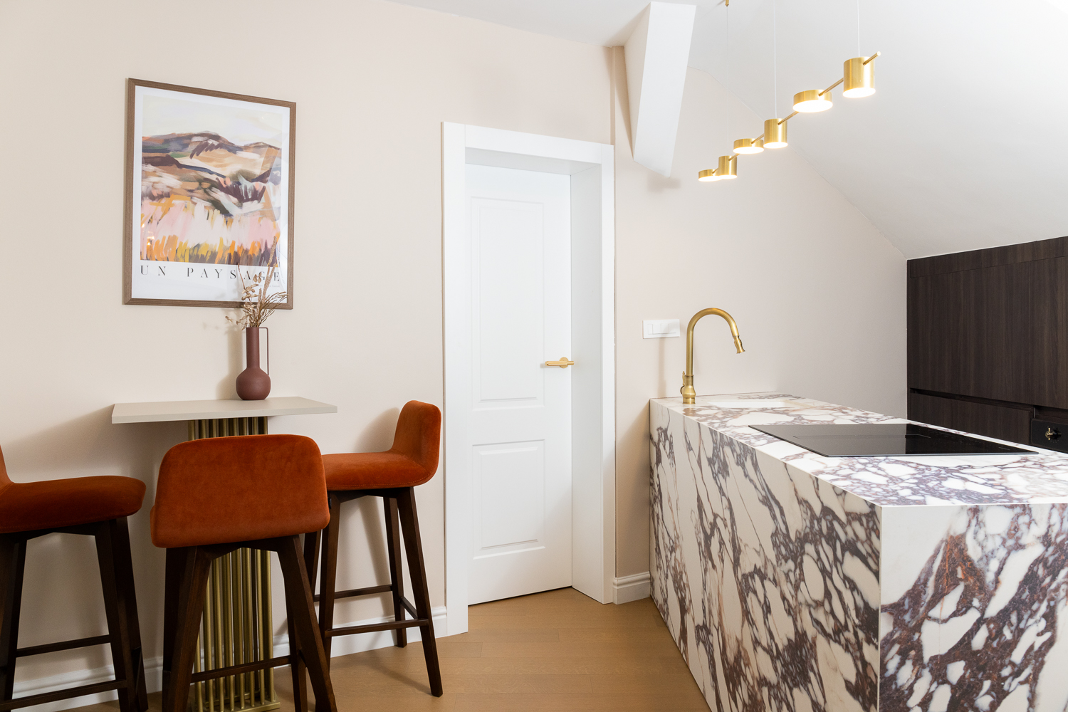 Zavirite u stan od 55 m2 u centru Zagreba dizajnerice interijera ...