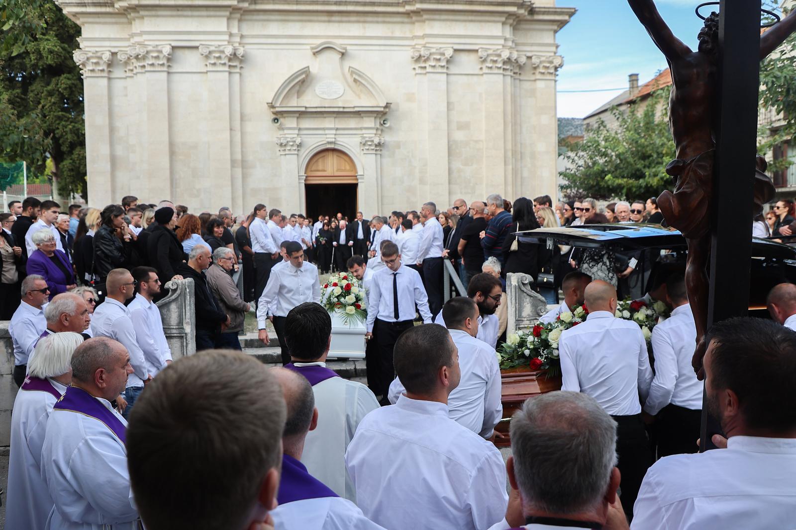 Dalmacija se oprašta od trojice planinara koji su poginuli u lavini ...