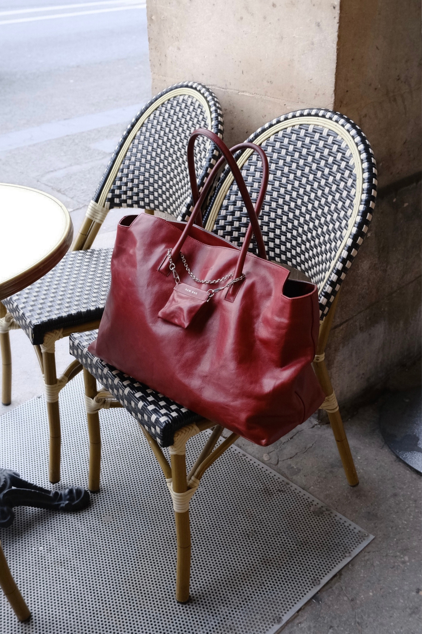 Modni brend RAW BAG ima odličnu novu torbu Le Grand Raw | Super1.hr