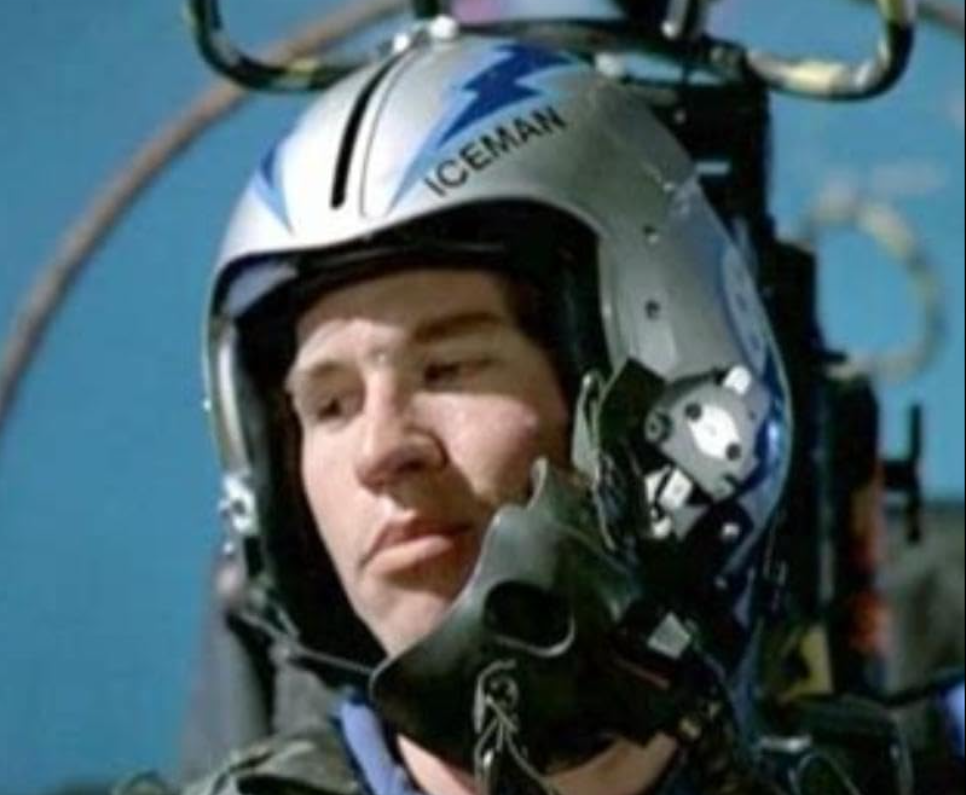 Prodaje se kaciga izrađena za glumca Vala Kilmera u filmu Top Gun ...