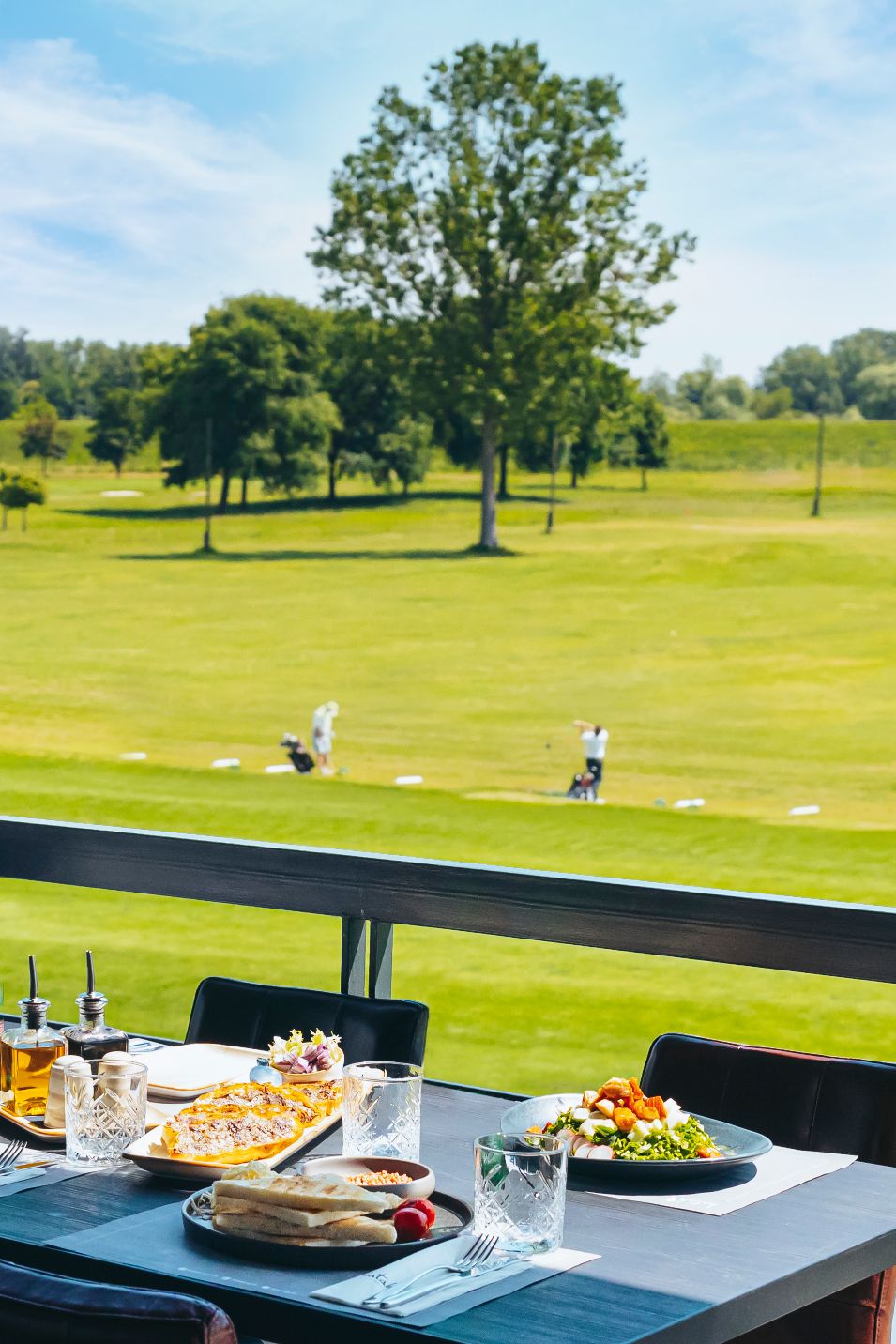 Preuređeni Batak grill na golf terenima izgleda fantastično. Zavirite ...